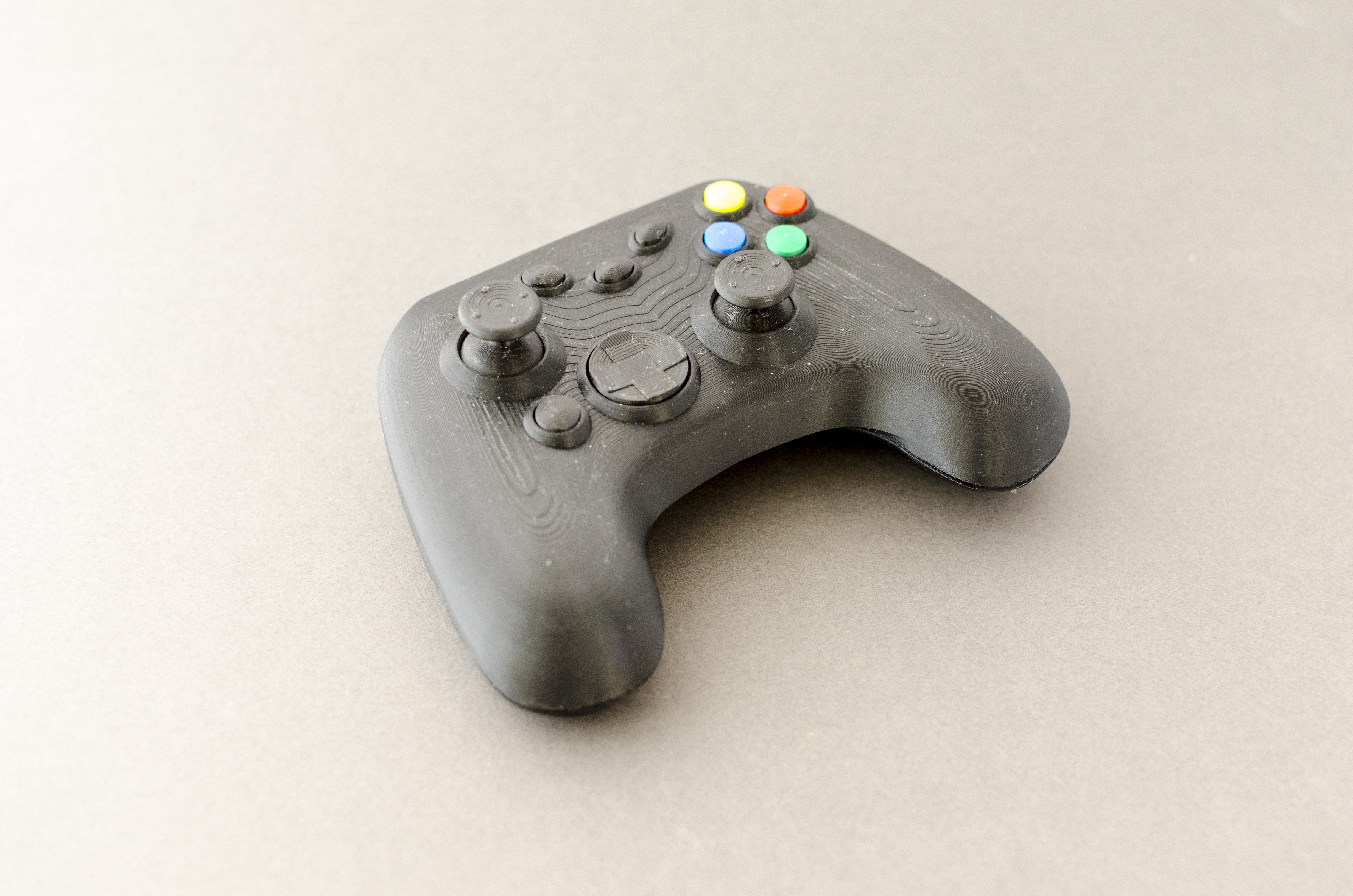 CUSTOMIZED GAME CONTROLLER